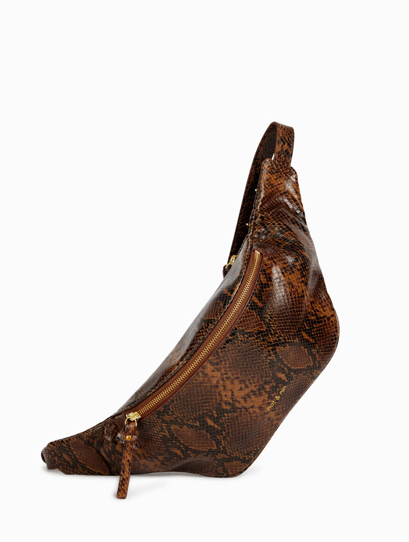 Tracy, notre première banane en cuir – nat & nin